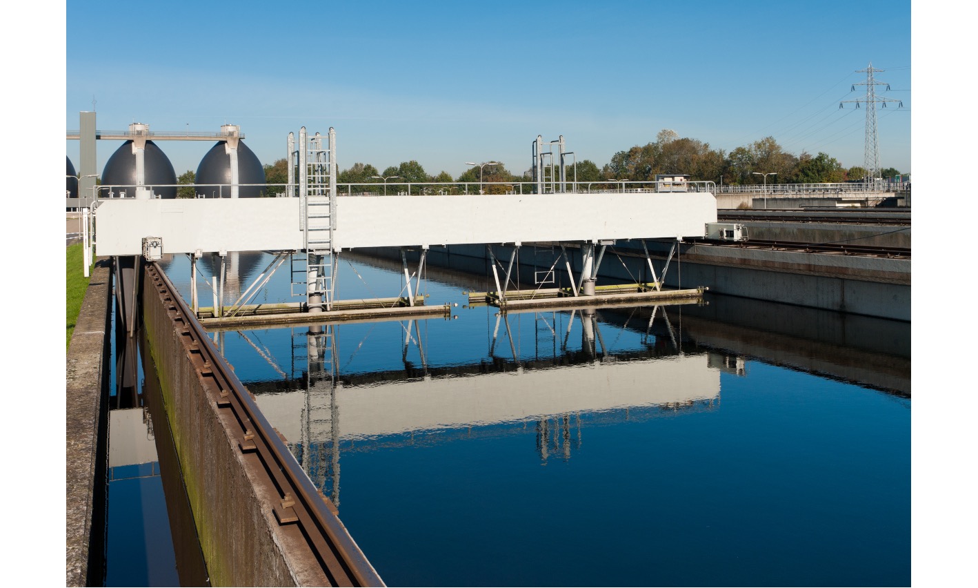 DECANTING BRIDGE FOR RECTANGULAR ENCLOSURE – IDM PIRINEO